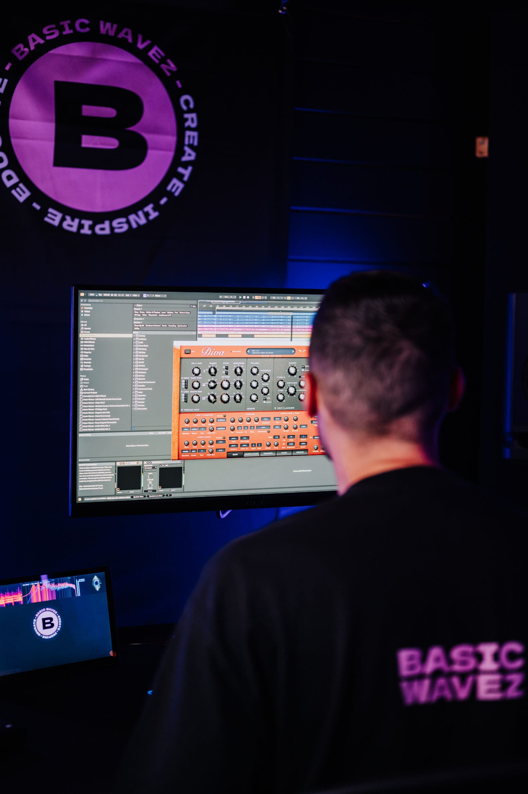 Arrangement For Melodic House & Techno - Basic Wavez