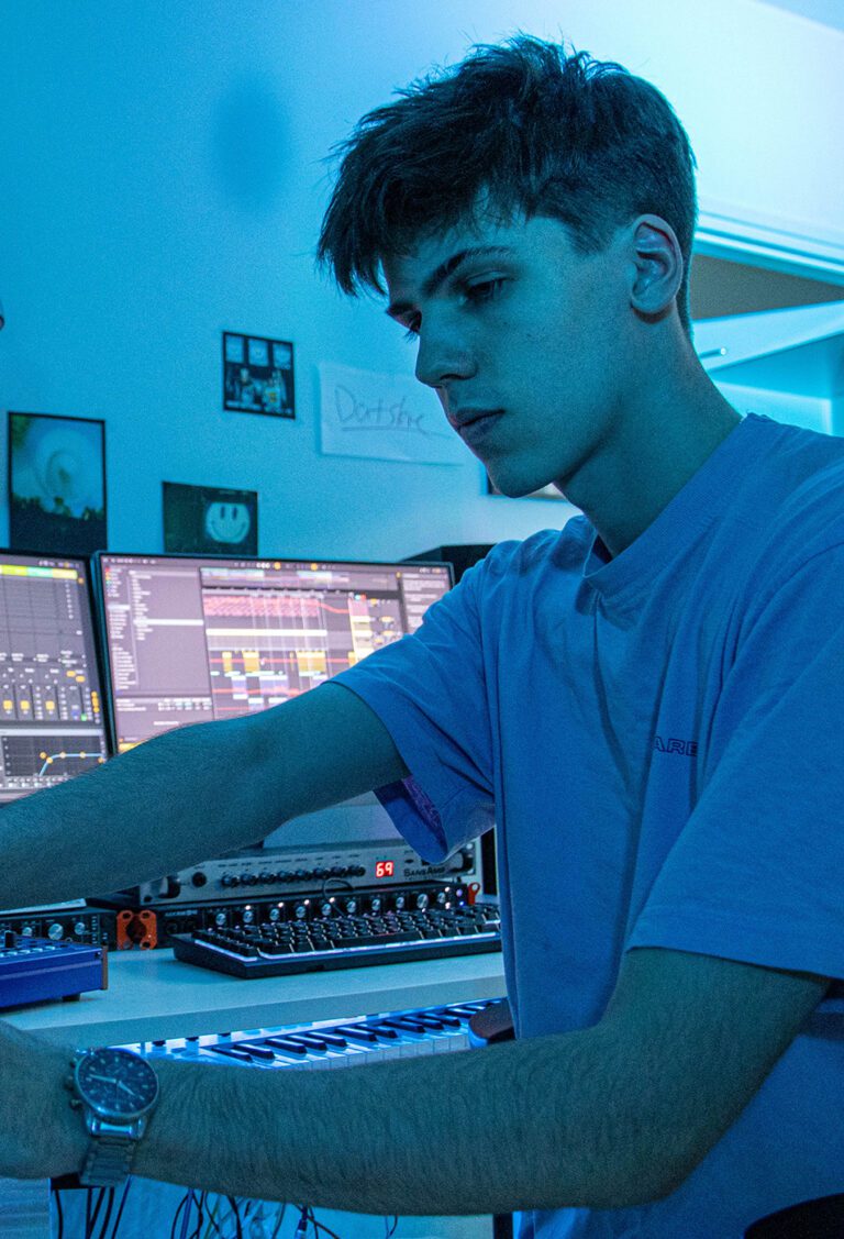 Creative Hub - Basic Wavez